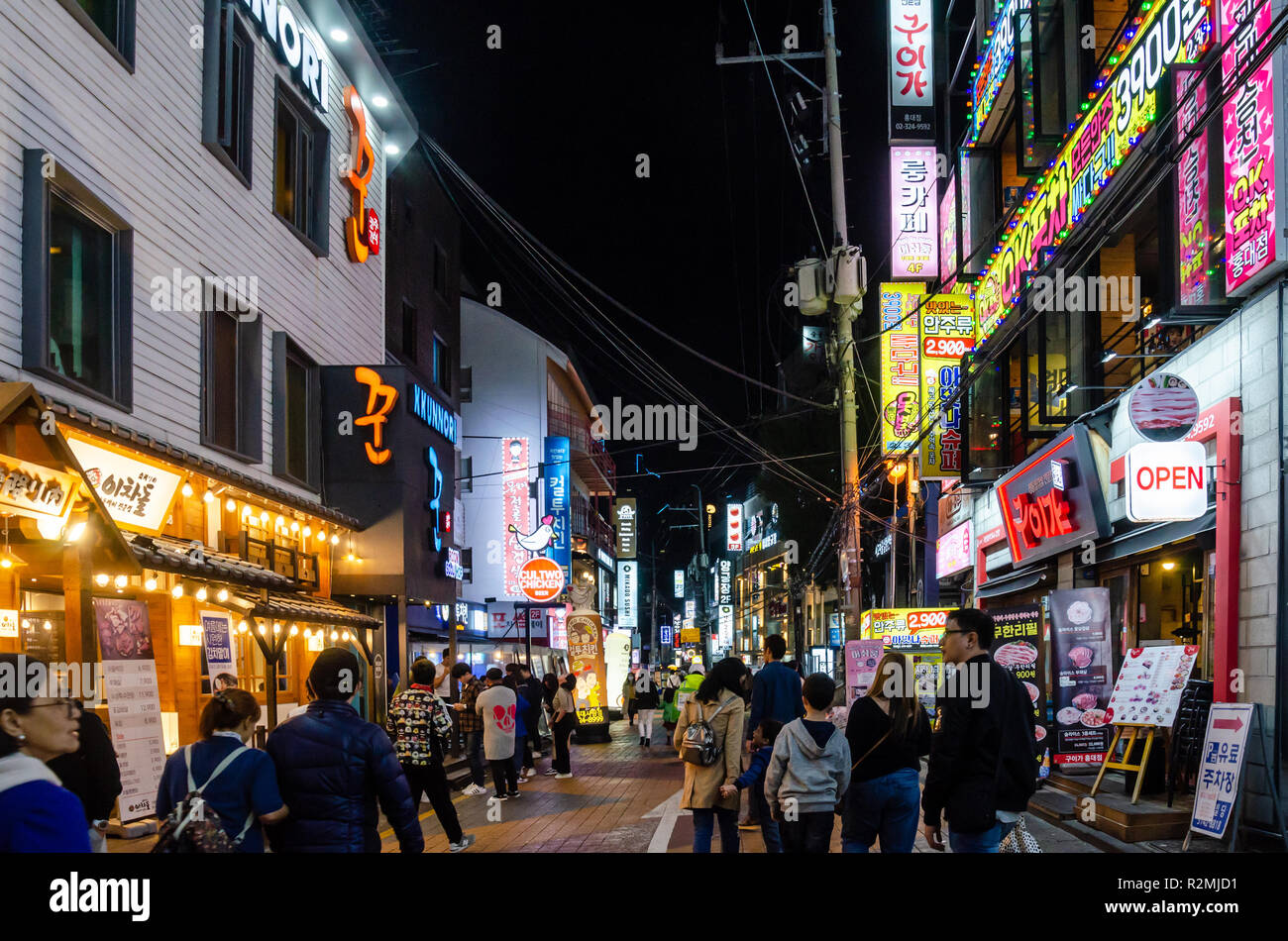 Hongdae korea night hi-res stock photography and images - Alamy