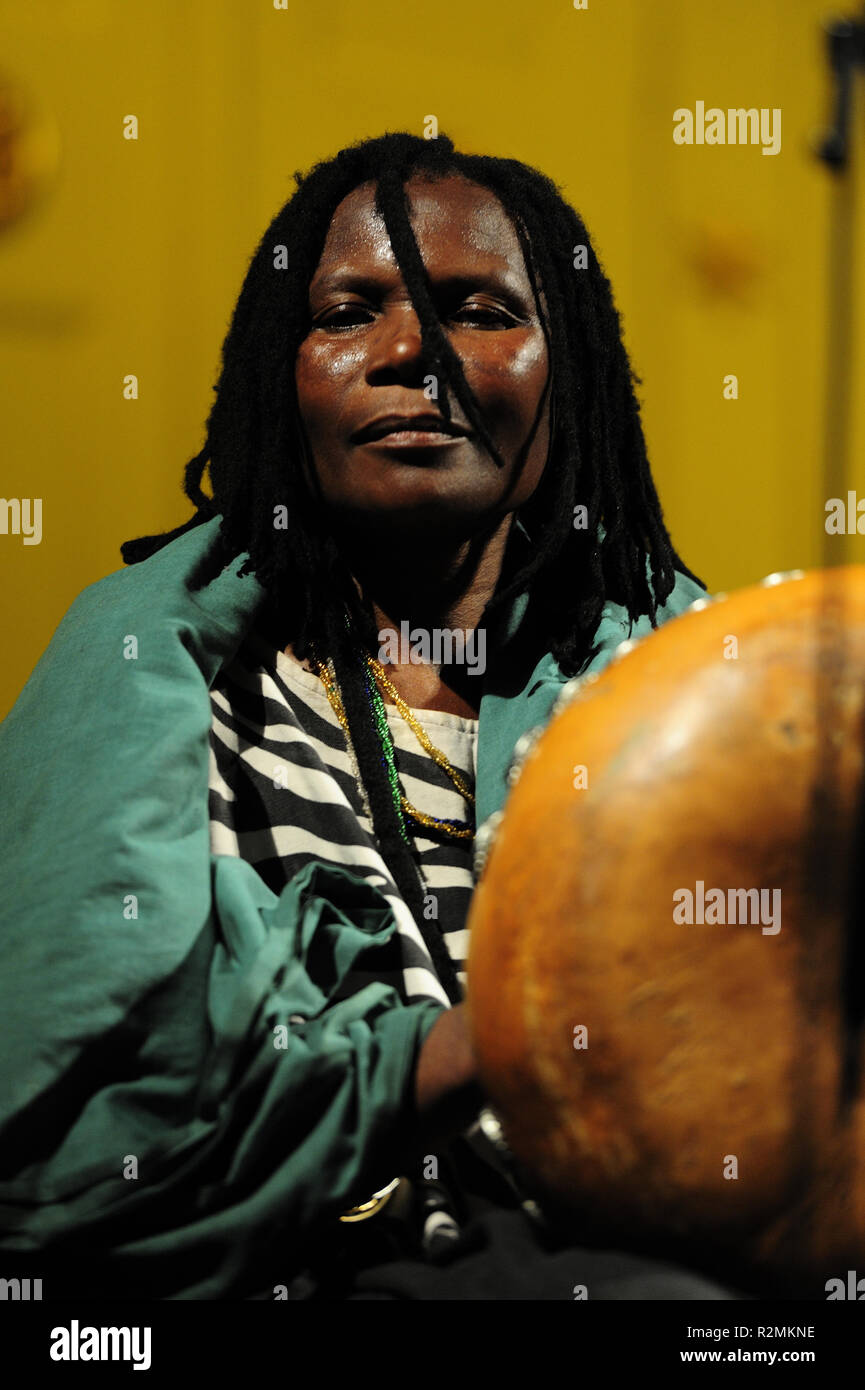Shona people hi-res stock photography and images - Alamy