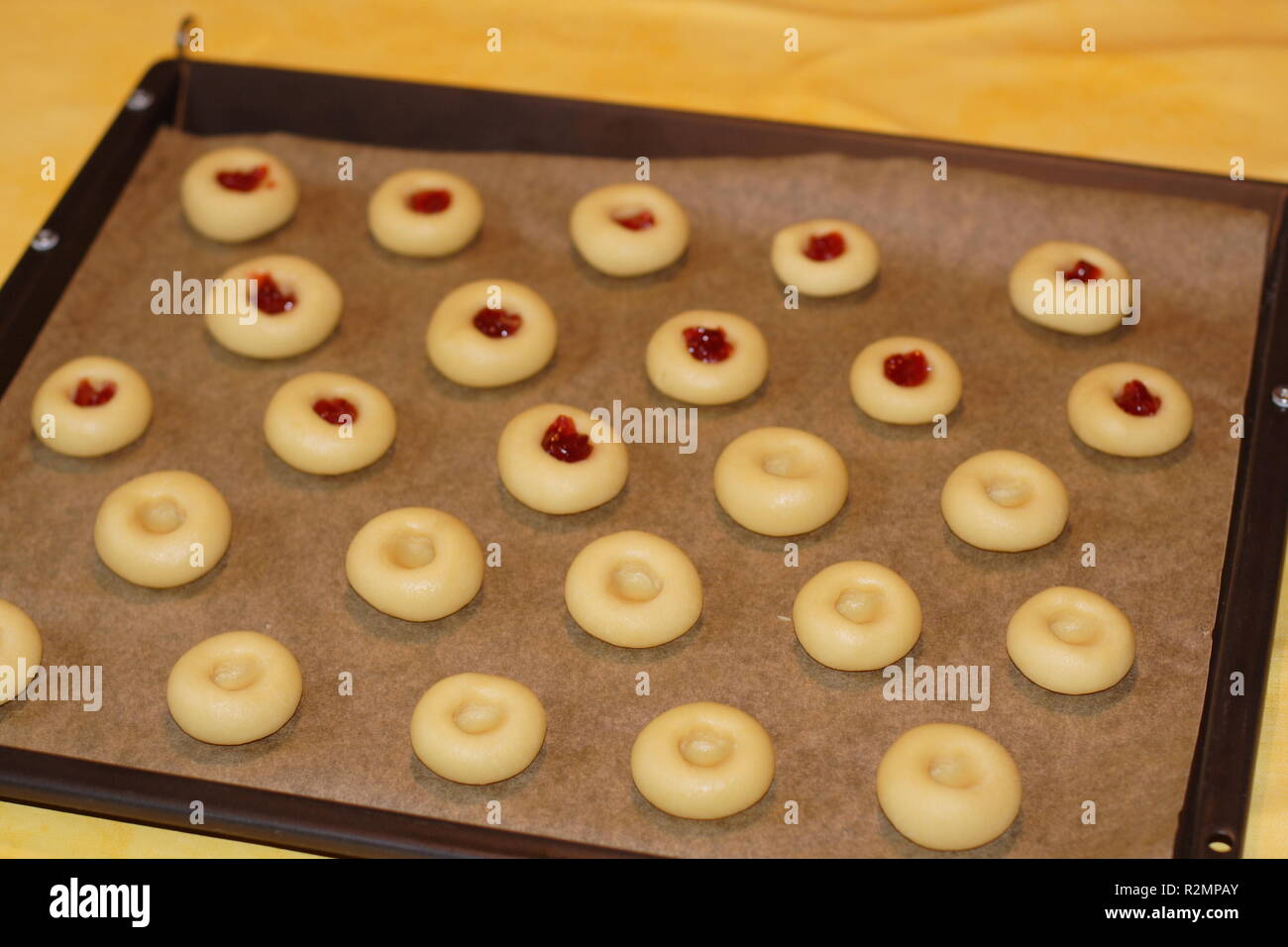 baking cookies 2 Stock Photo - Alamy