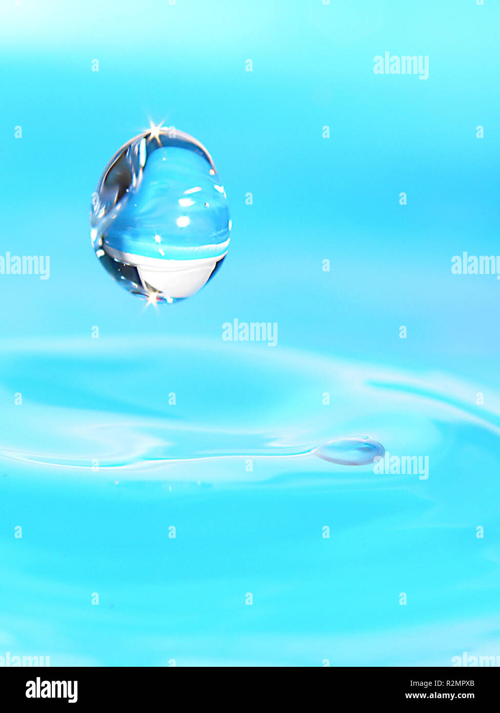 falling water drop Stock Photo - Alamy