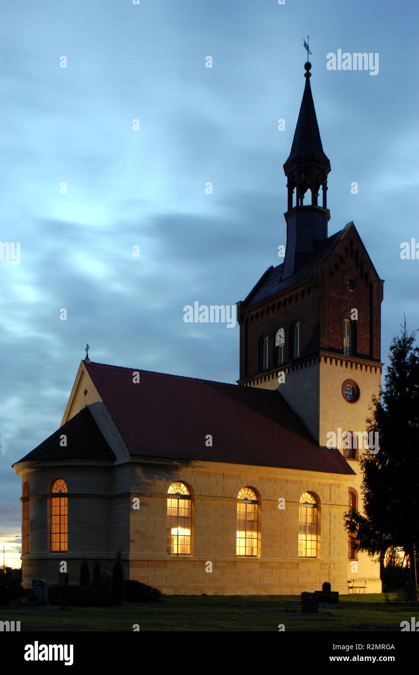 church at night Stock Photo - Alamy