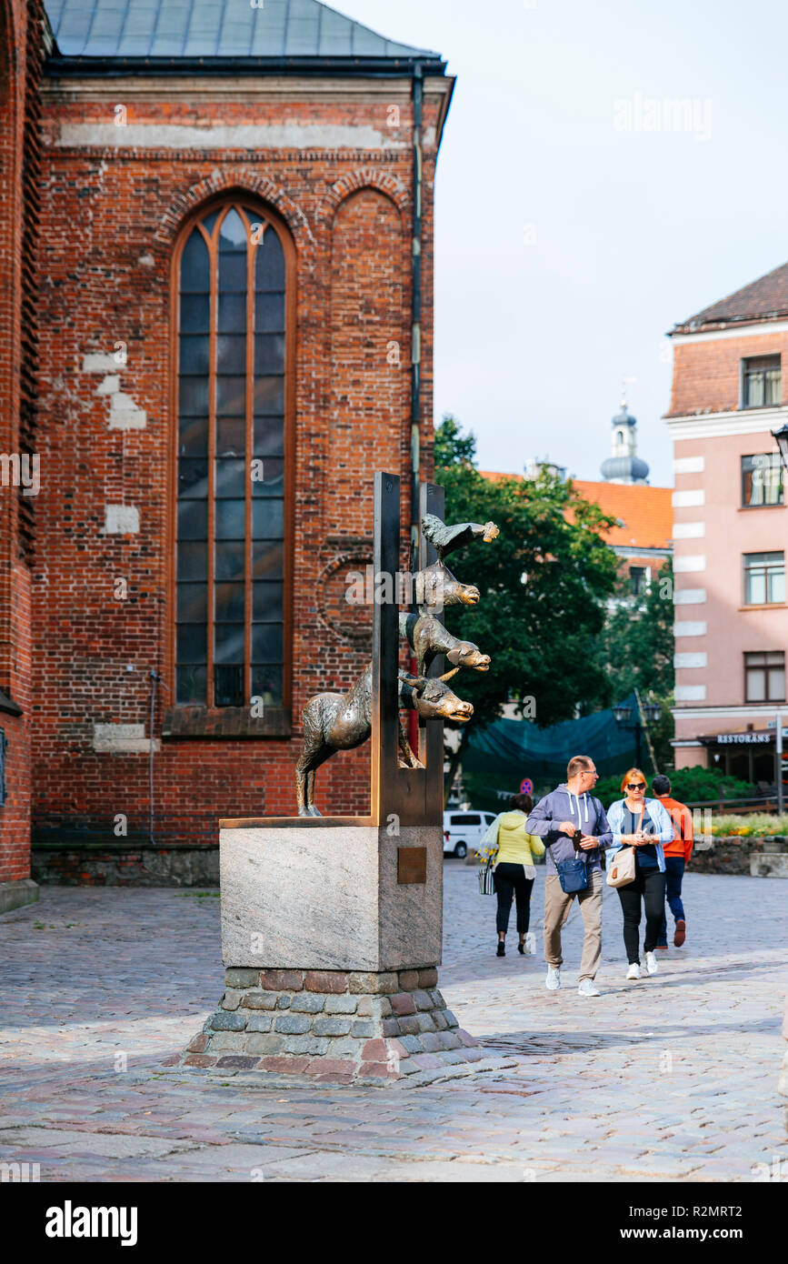 Riga latvia sculpture hi-res stock photography and images - Alamy