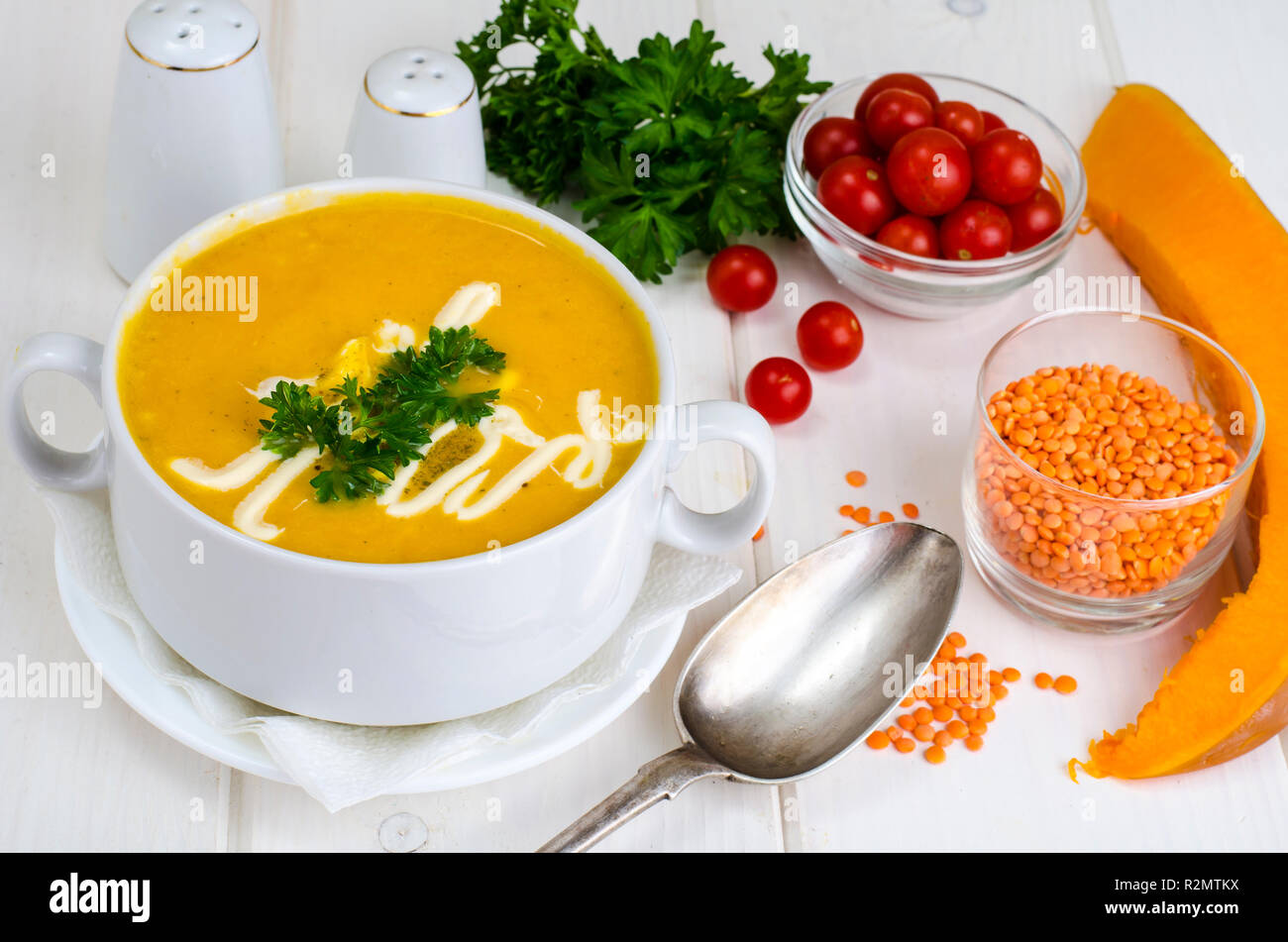 Orange lentils puree hi-res stock photography and images - Alamy