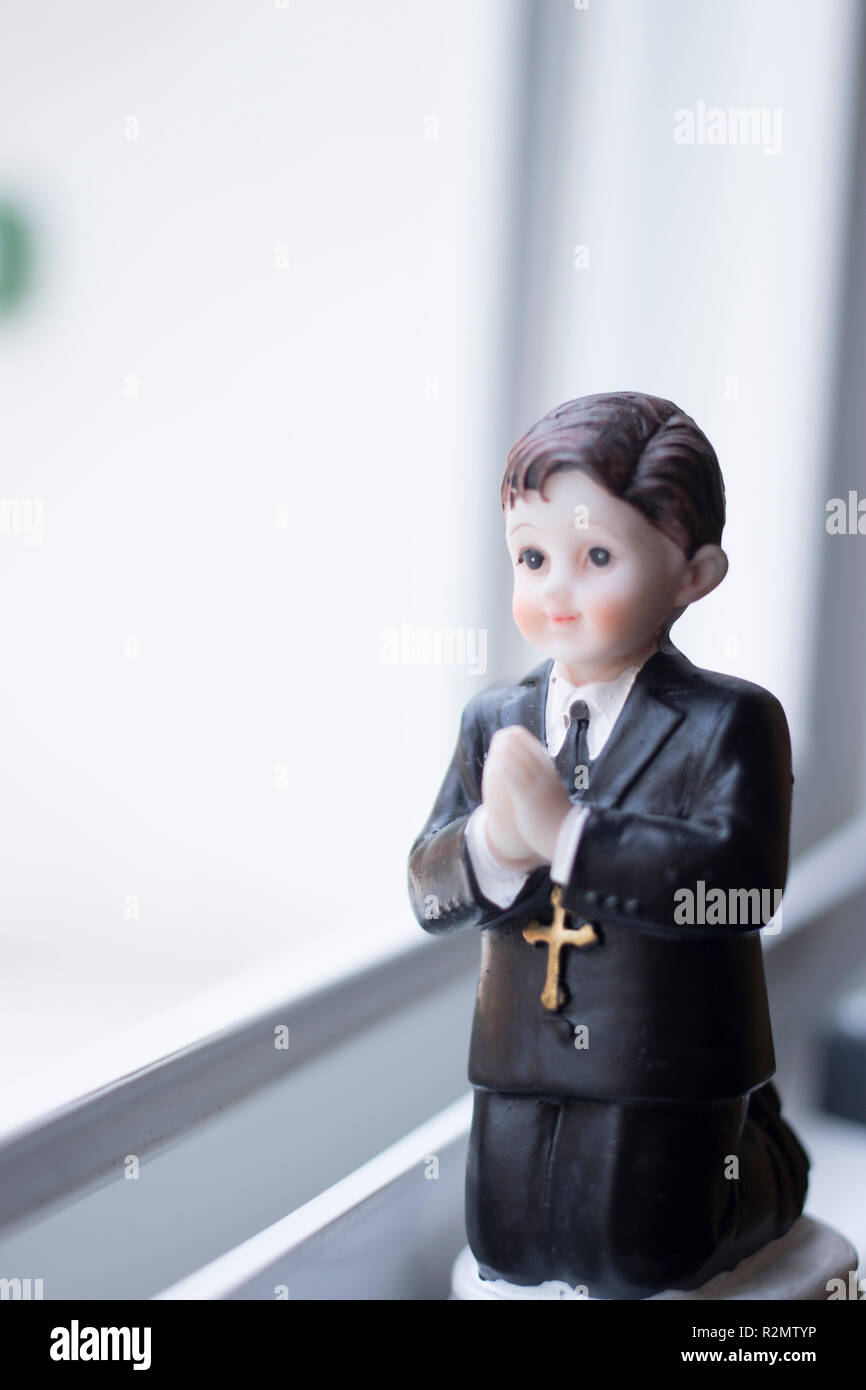 Cake topper Catholic holy communion ceremony religious boy praying to ...