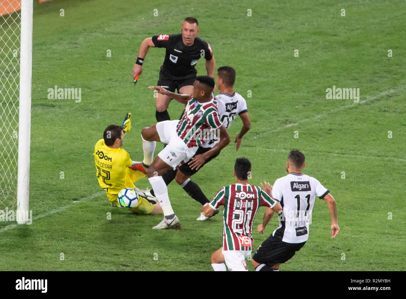 Rio De Janeiro, Brazil. 19th Nov, 2018. Goalkeeper Júlio Cesar and ...