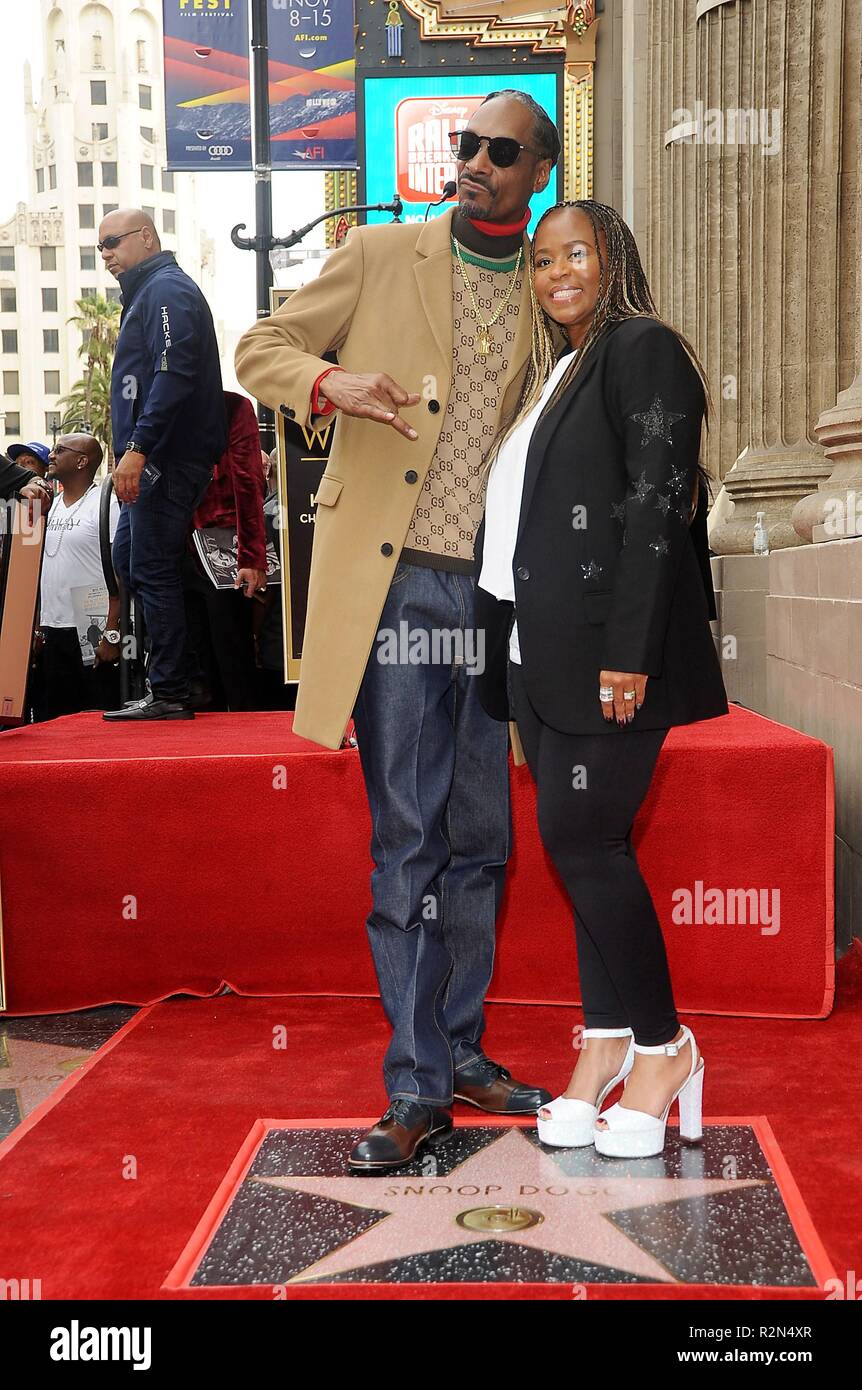 Los Angeles, CA, USA. 19th Nov, 2018. Snoop Dogg, Shante Broadus at the ...