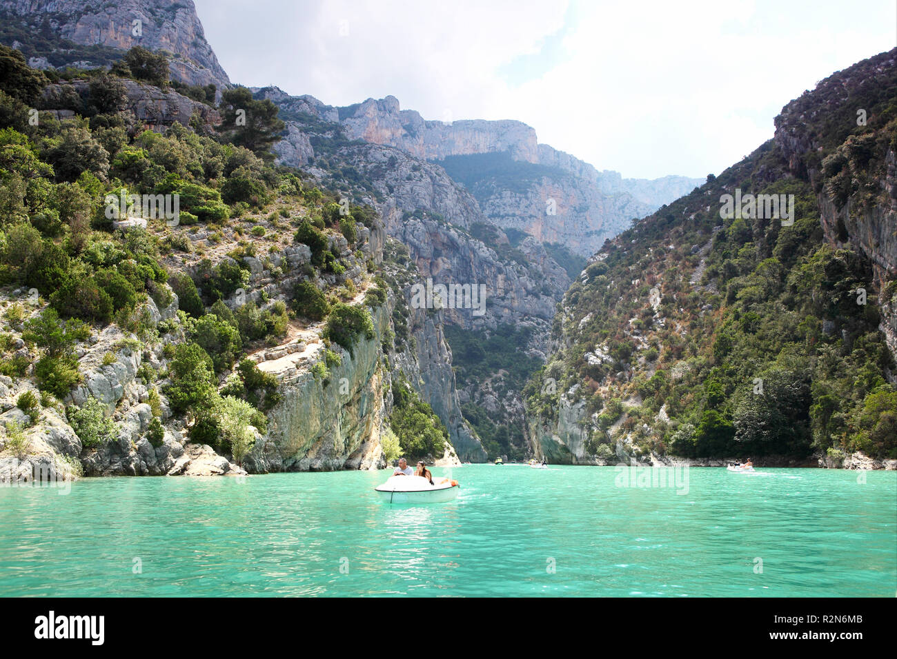 Verdon, Frankreich. 12th July, 2018. View into the gorge of the Verdon ...