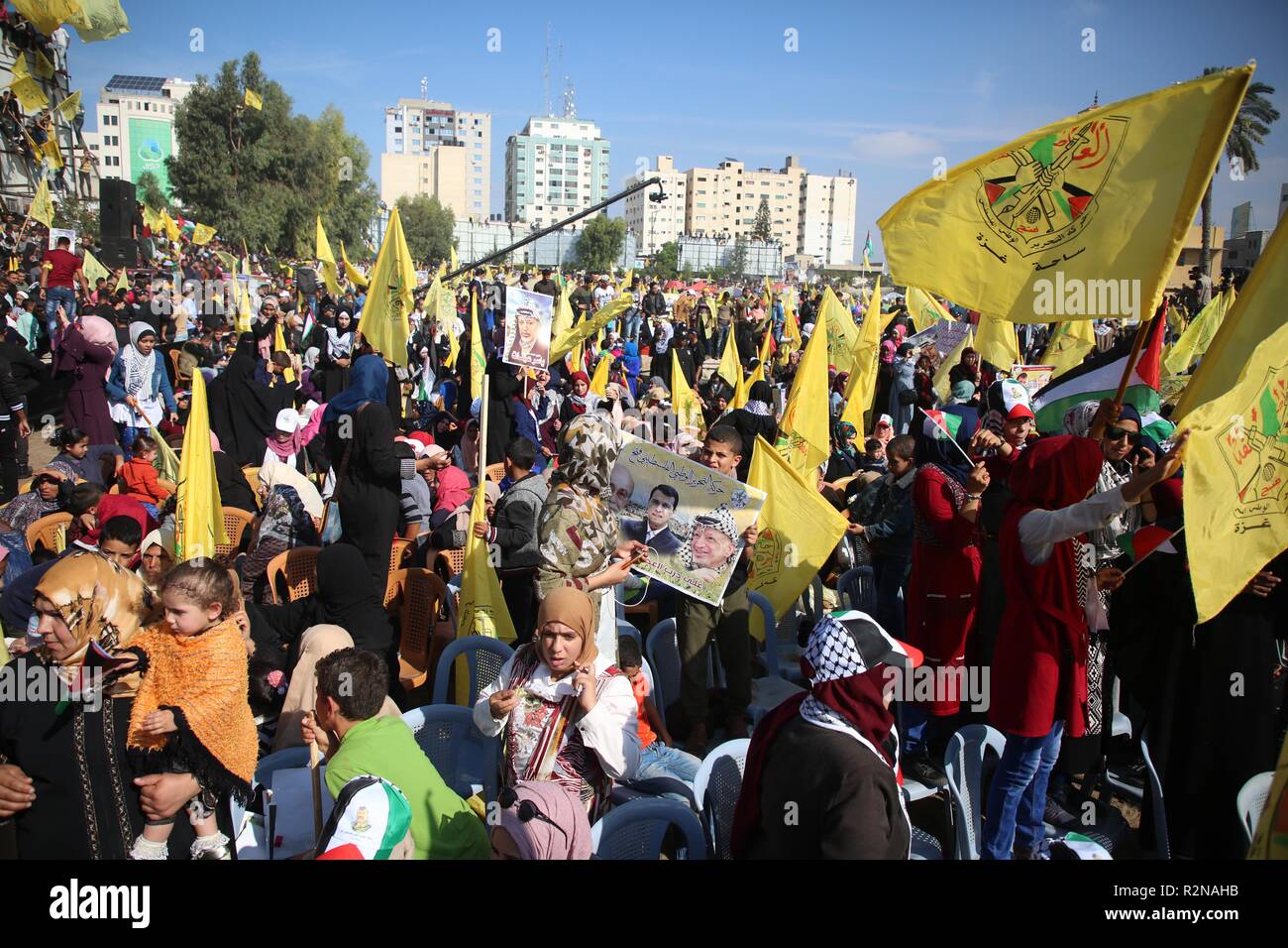 Gaza City, The Gaza Strip, Palestine. 20th Nov, 2018. Thousands of ...