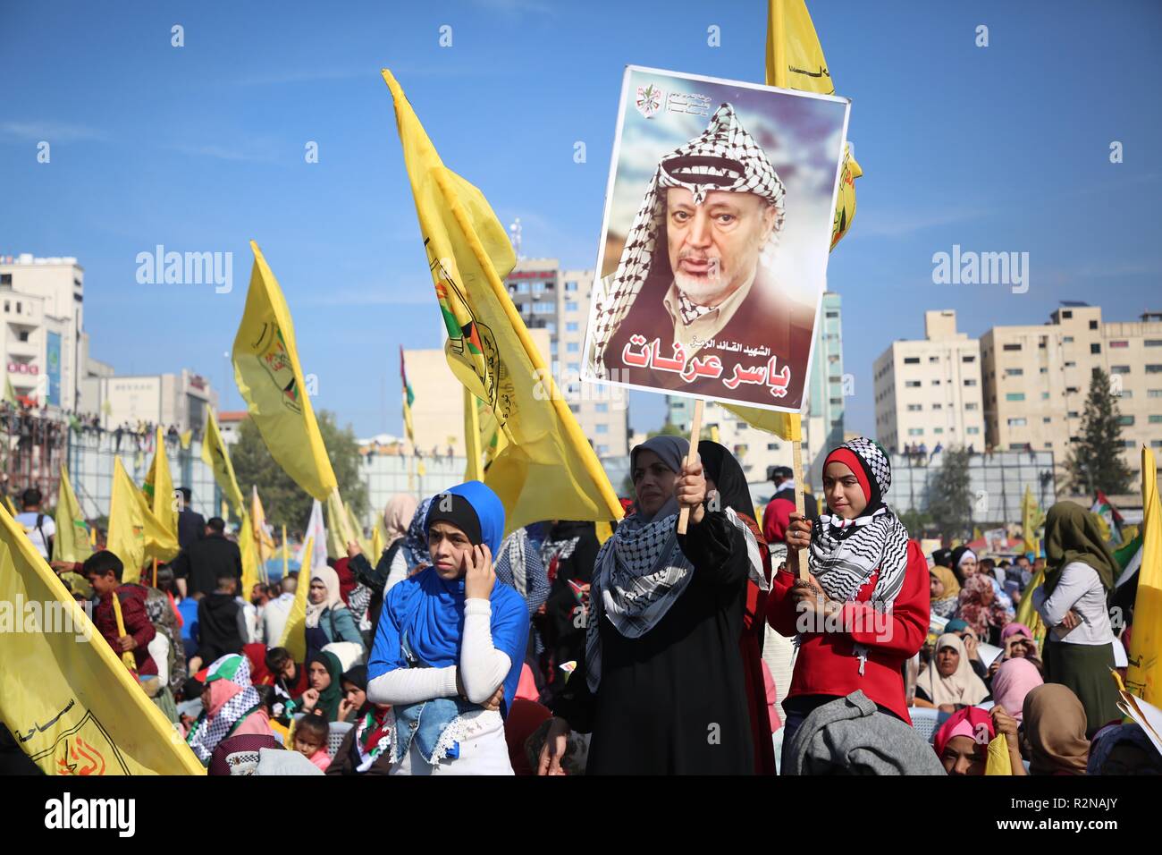 Gaza City, The Gaza Strip, Palestine. 20th Nov, 2018. Thousands of ...