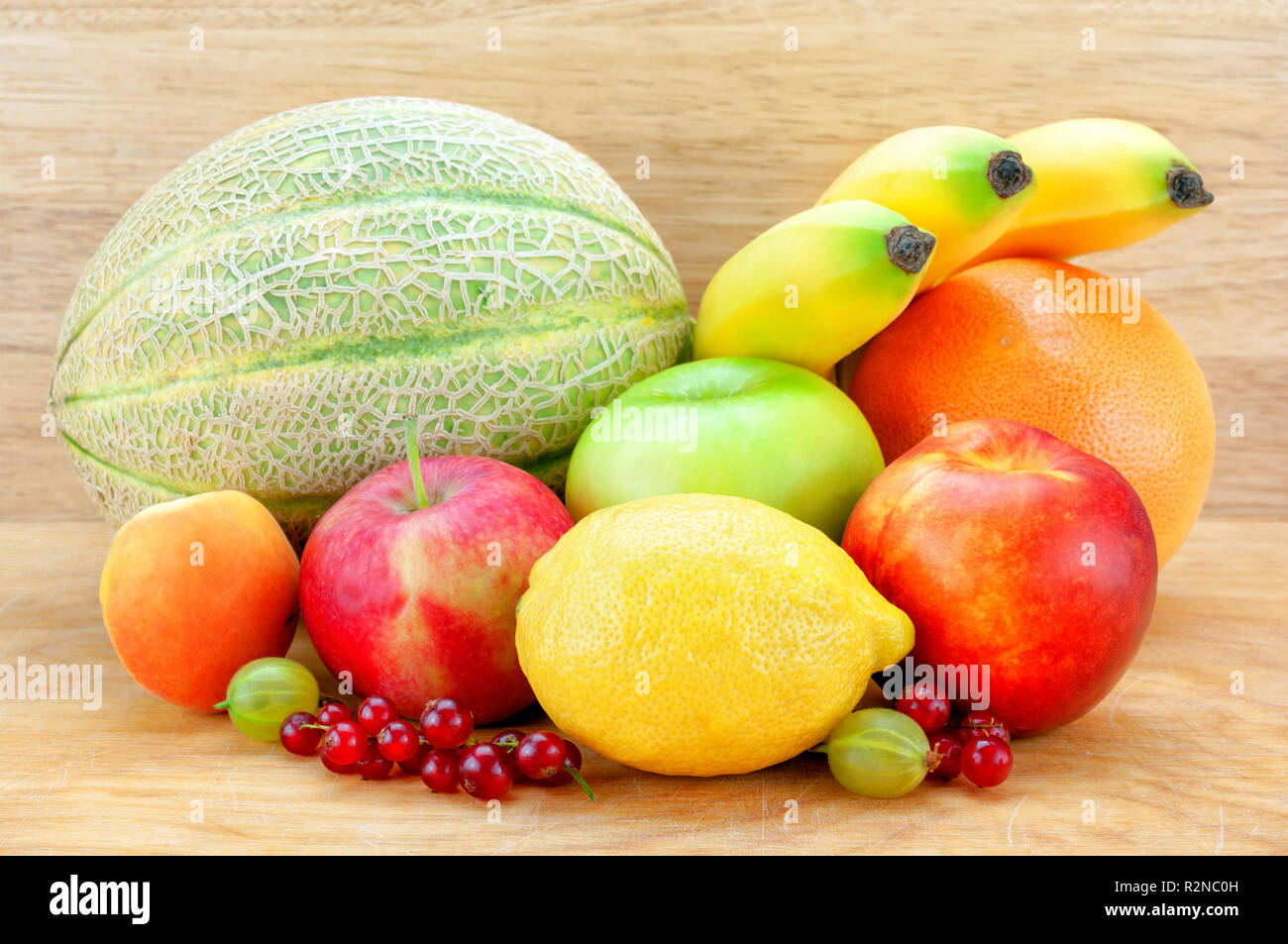 Wooden table with fruits hi-res stock photography and images - Alamy