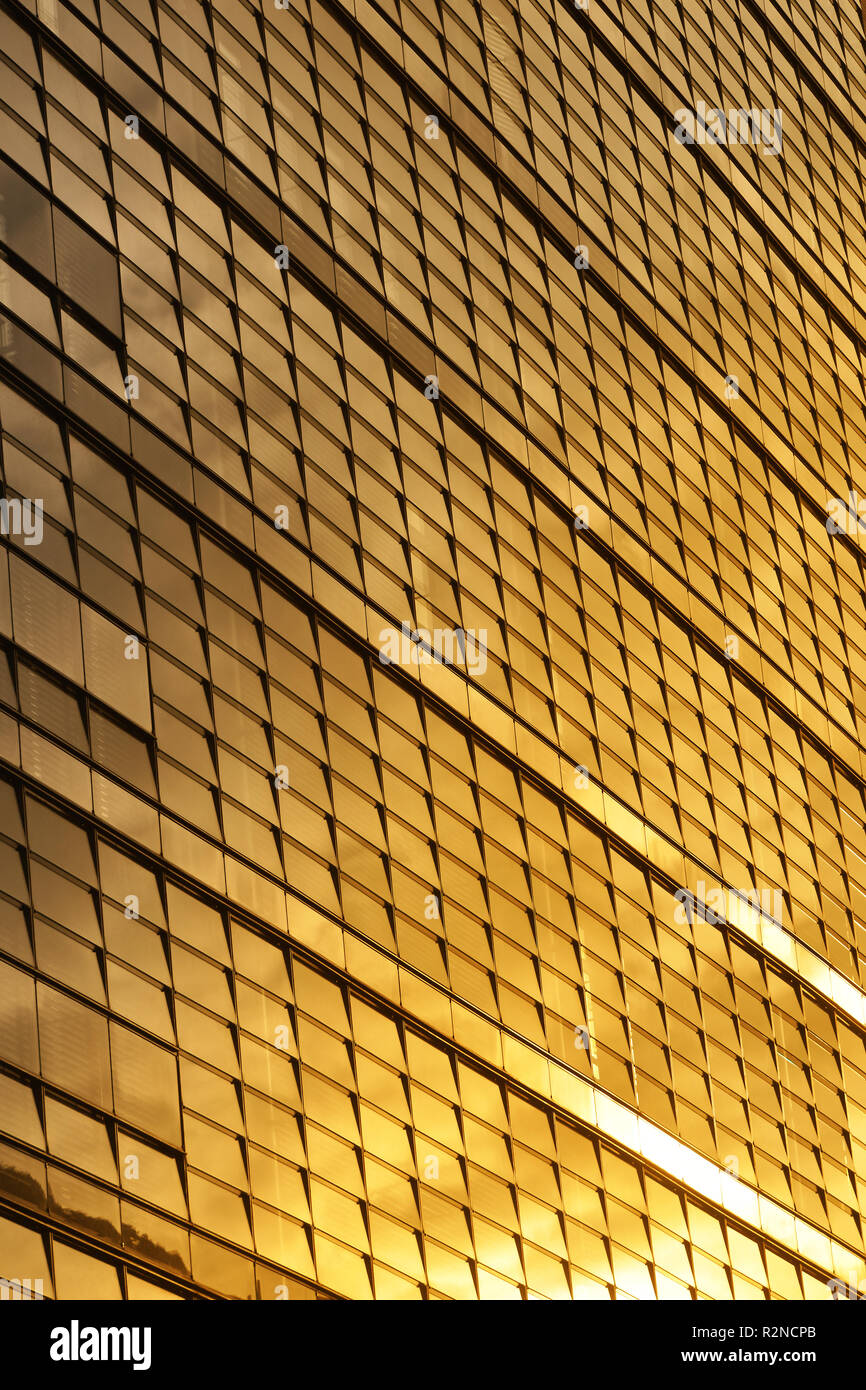 Diagonal lines in modern architecture hi-res stock photography and ...