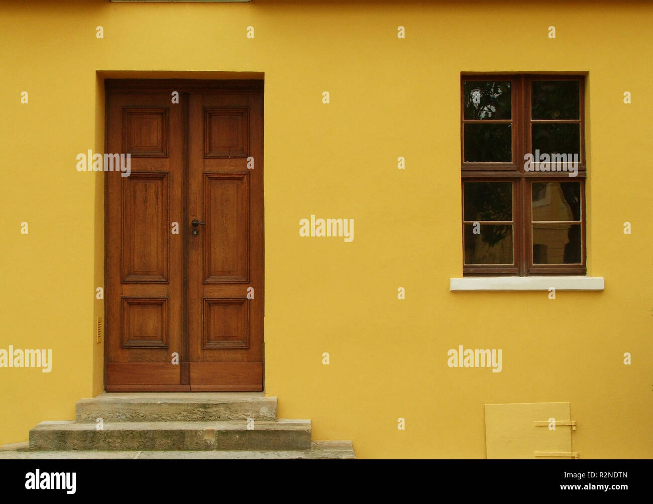 Glassy appearance hi-res stock photography and images - Alamy