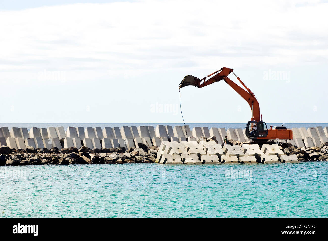 Submerged rock pile hi-res stock photography and images - Alamy