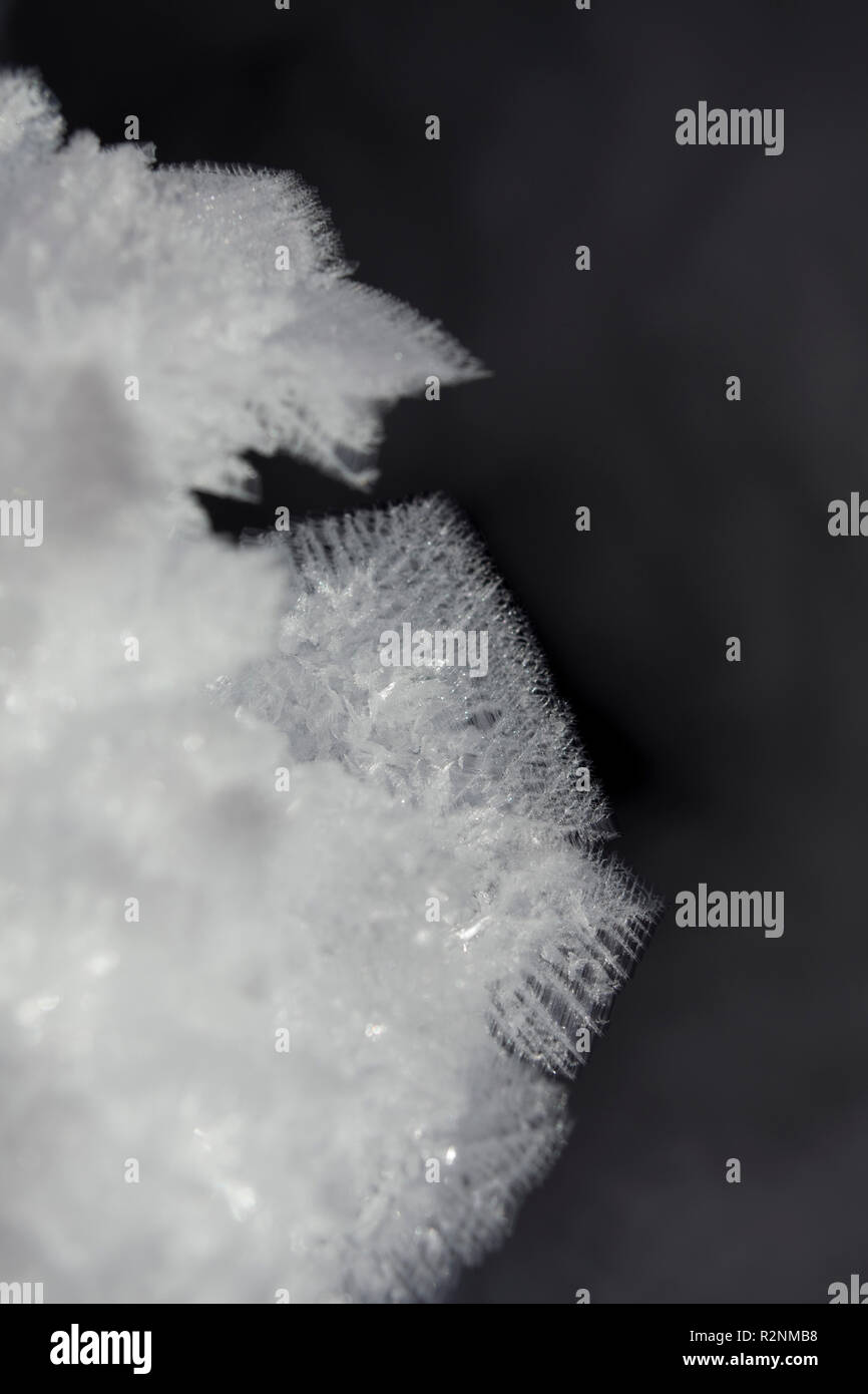 Crystal structures hi-res stock photography and images - Alamy