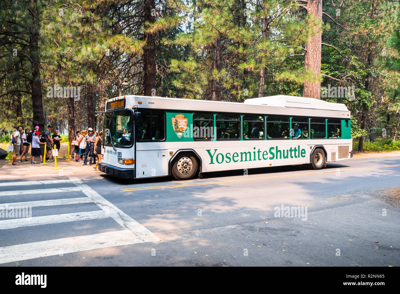 Yosemite california shuttle bus hi-res stock photography and images - Alamy