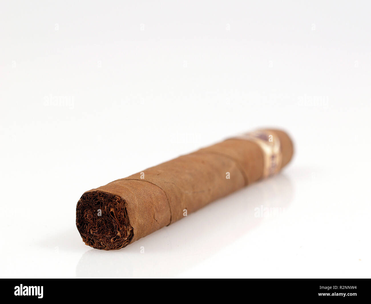 Cigar wrapper hi-res stock photography and images - Alamy