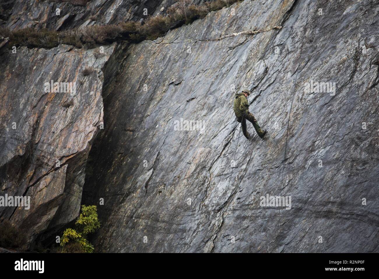 British military assault course hi-res stock photography and images - Alamy