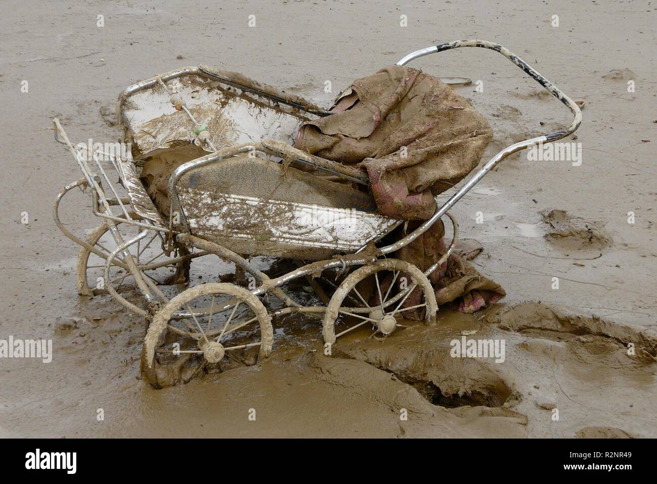 Mud avalanche hi-res stock photography and images - Alamy