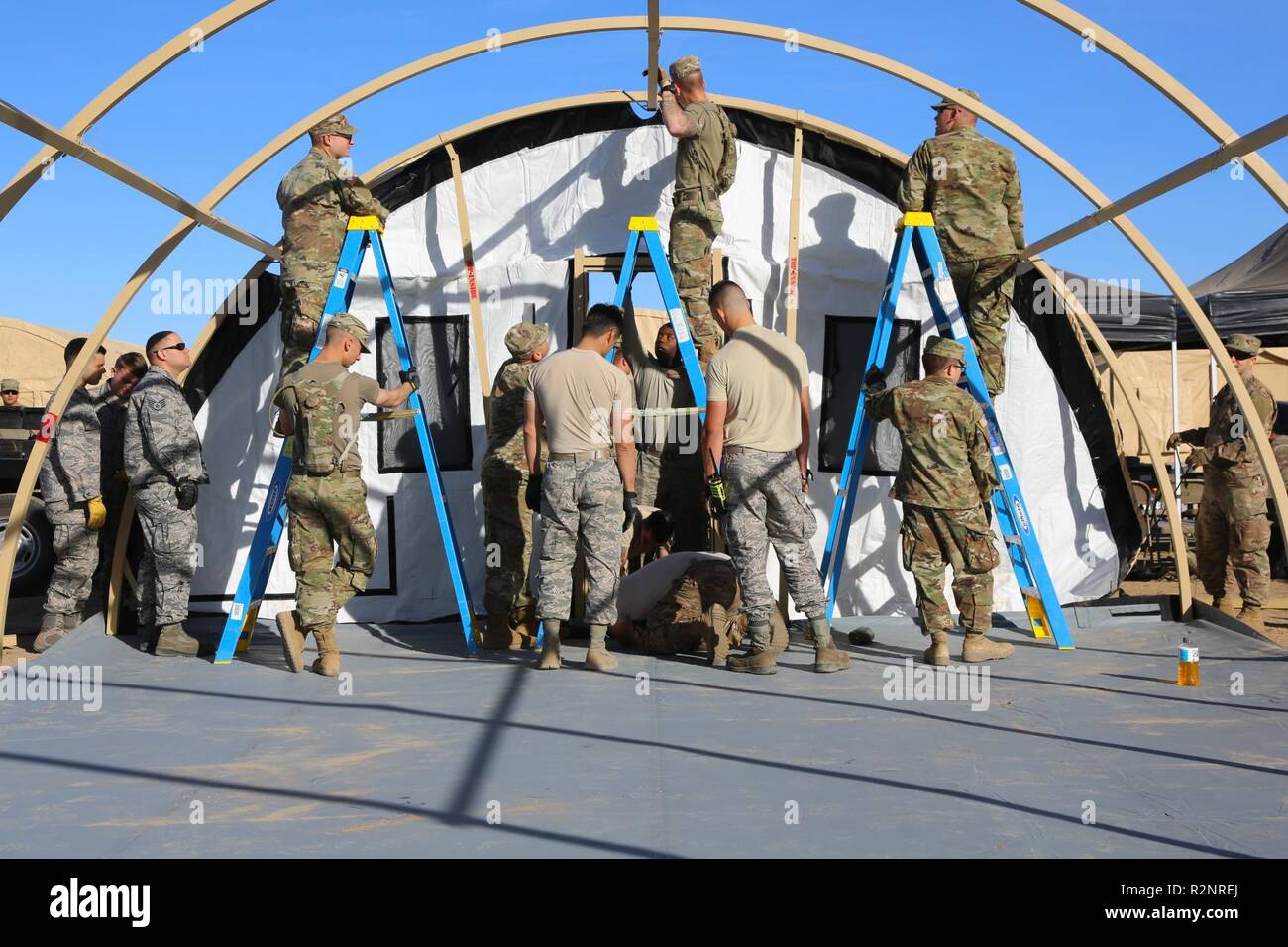 U s air force airmen assemble hi-res stock photography and images - Alamy