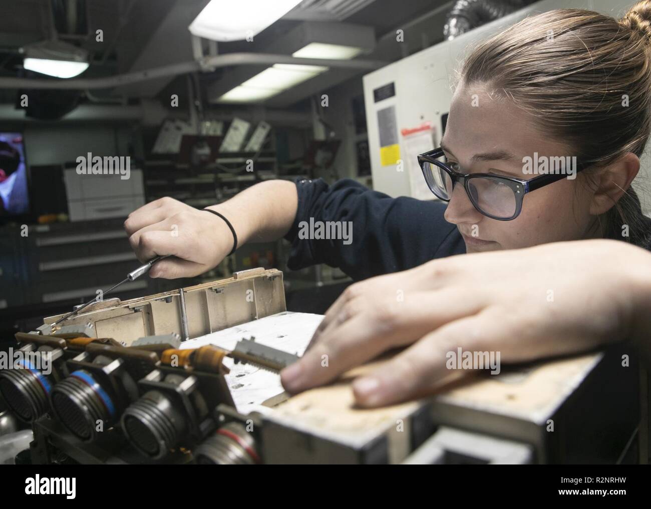 ATLANTIC OCEAN (Nov. 4, 2018) Aviation Electrician's Mate 2nd Class ...