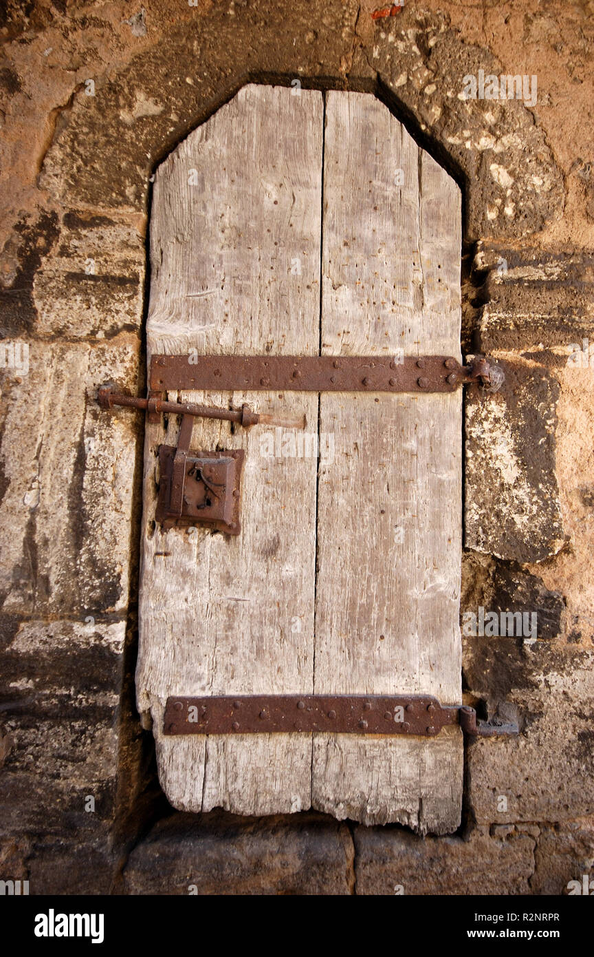 old rotten wooden door Stock Photo - Alamy