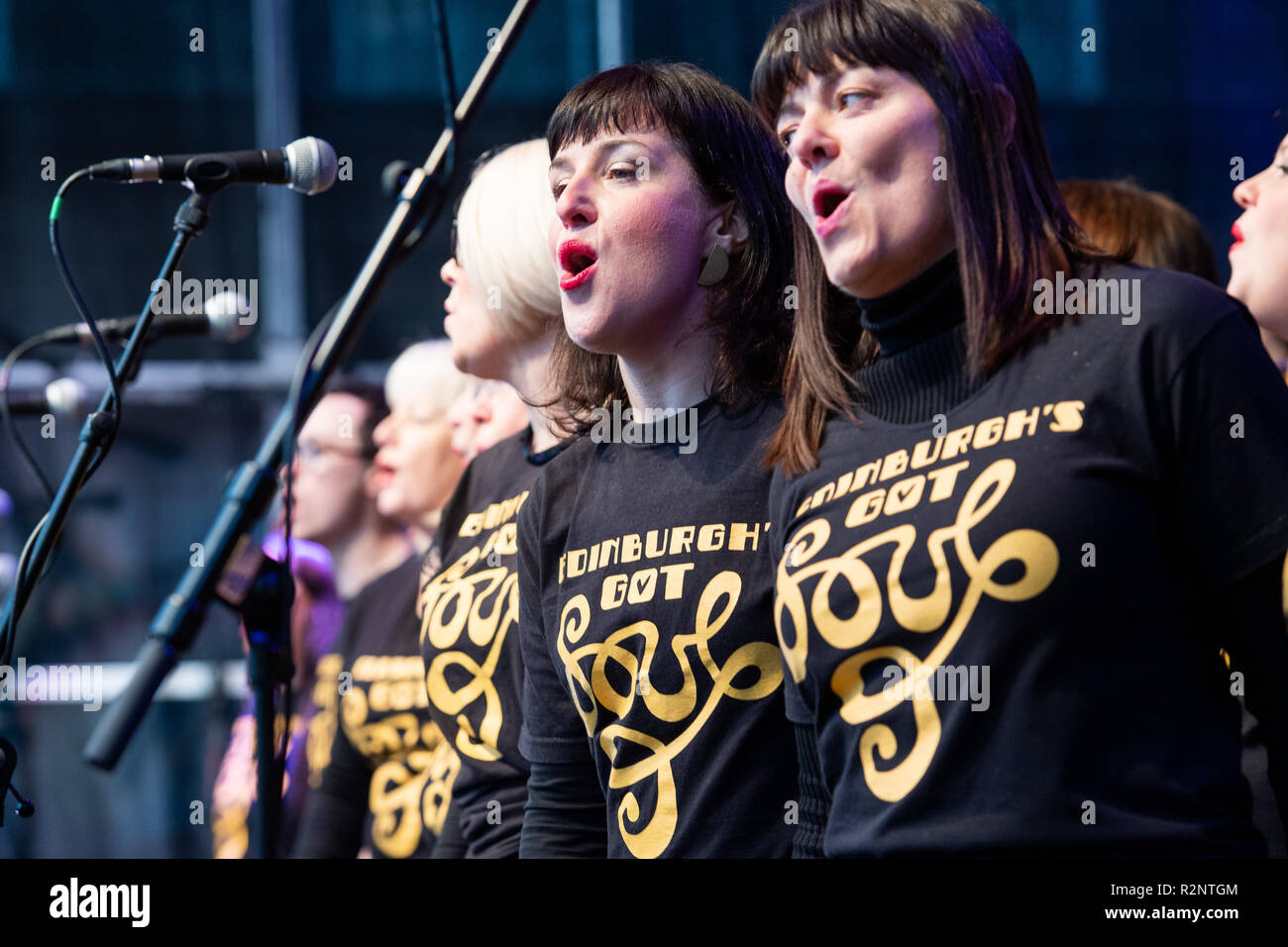 Choir on stage hi-res stock photography and images - Alamy