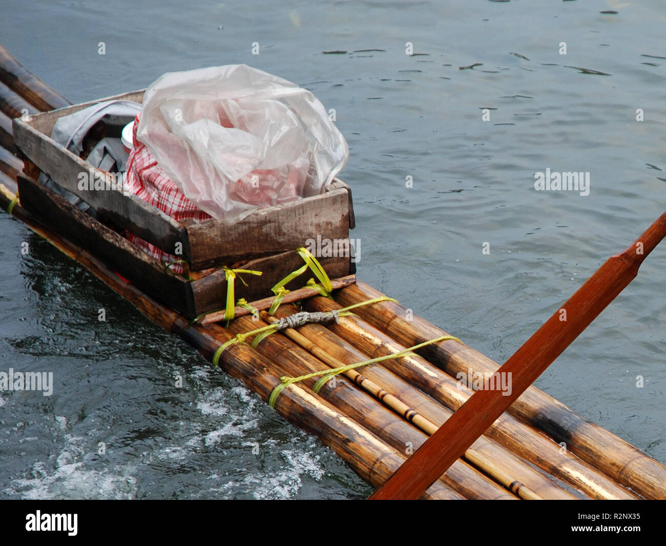 Raft rope hi-res stock photography and images - Alamy