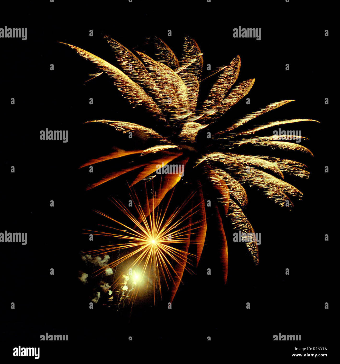 Fireworks close up hi-res stock photography and images - Alamy