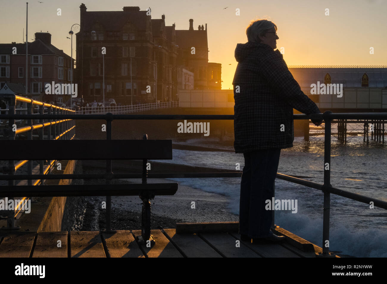 After a glorious sunny blue sky day with temperatures around ten ...