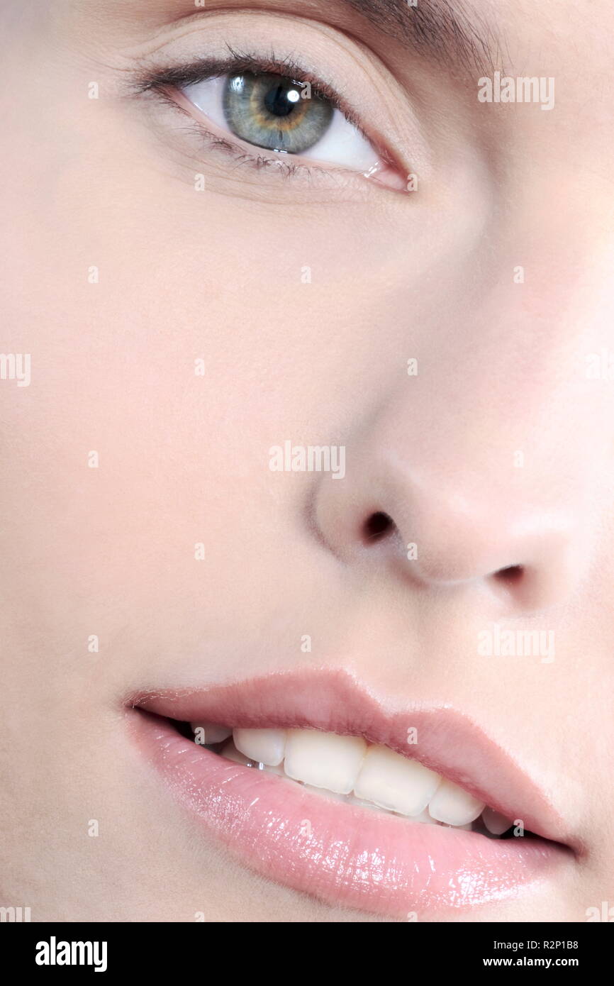 Russian woman green eyes face hi-res stock photography and images - Alamy