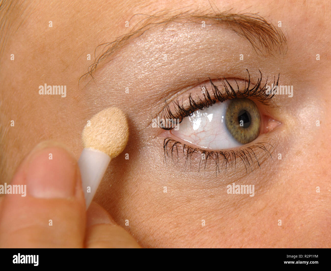 Eyelid shade hi-res stock photography and images - Alamy