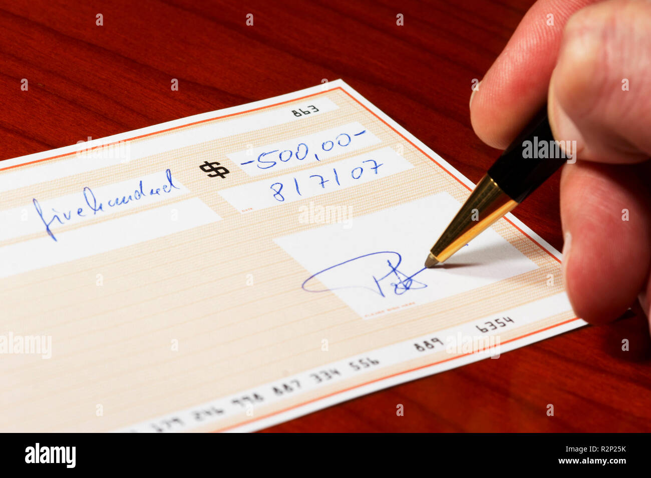 Bank check hi-res stock photography and images - Alamy