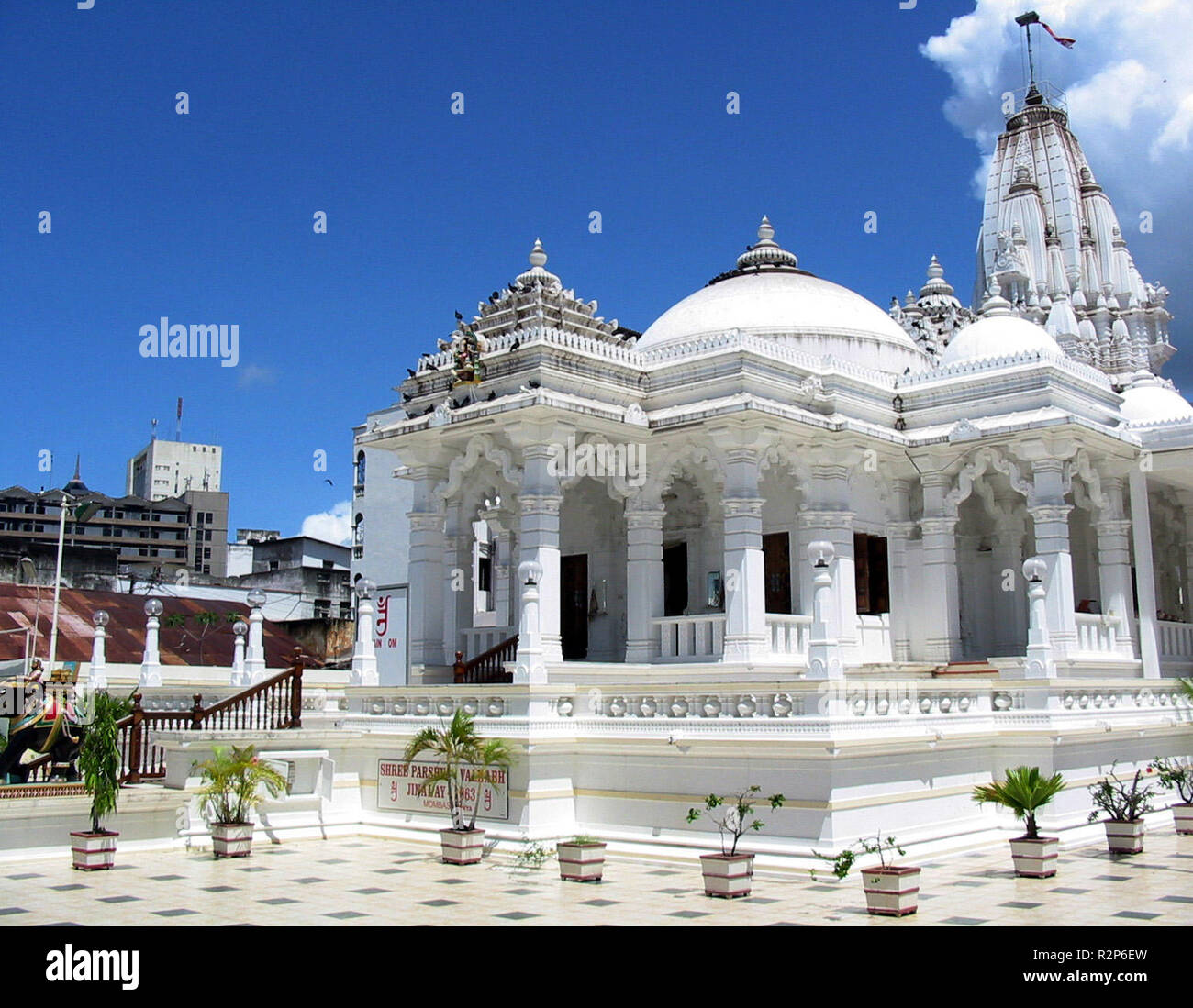 Hindu temple mombasa hi-res stock photography and images - Alamy