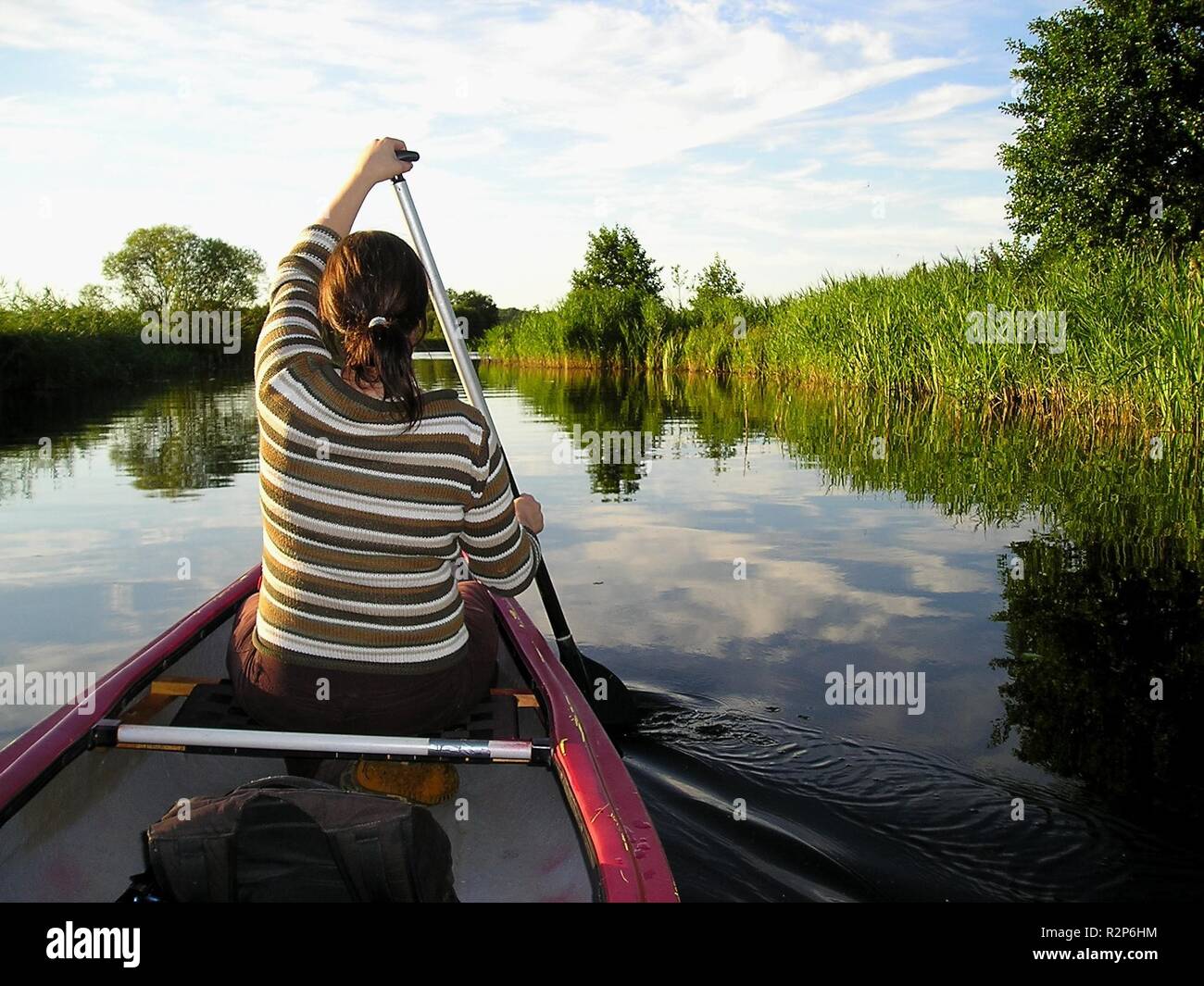 Back view sporty girls hi-res stock photography and images - Alamy