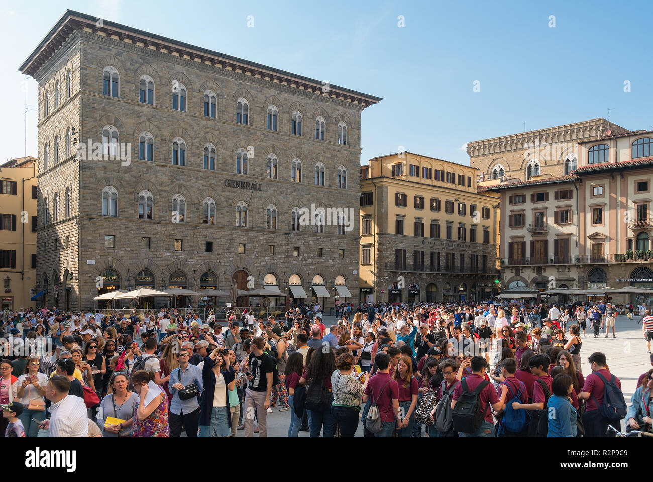 Crowds tourists florence tuscany italy hi-res stock photography and ...