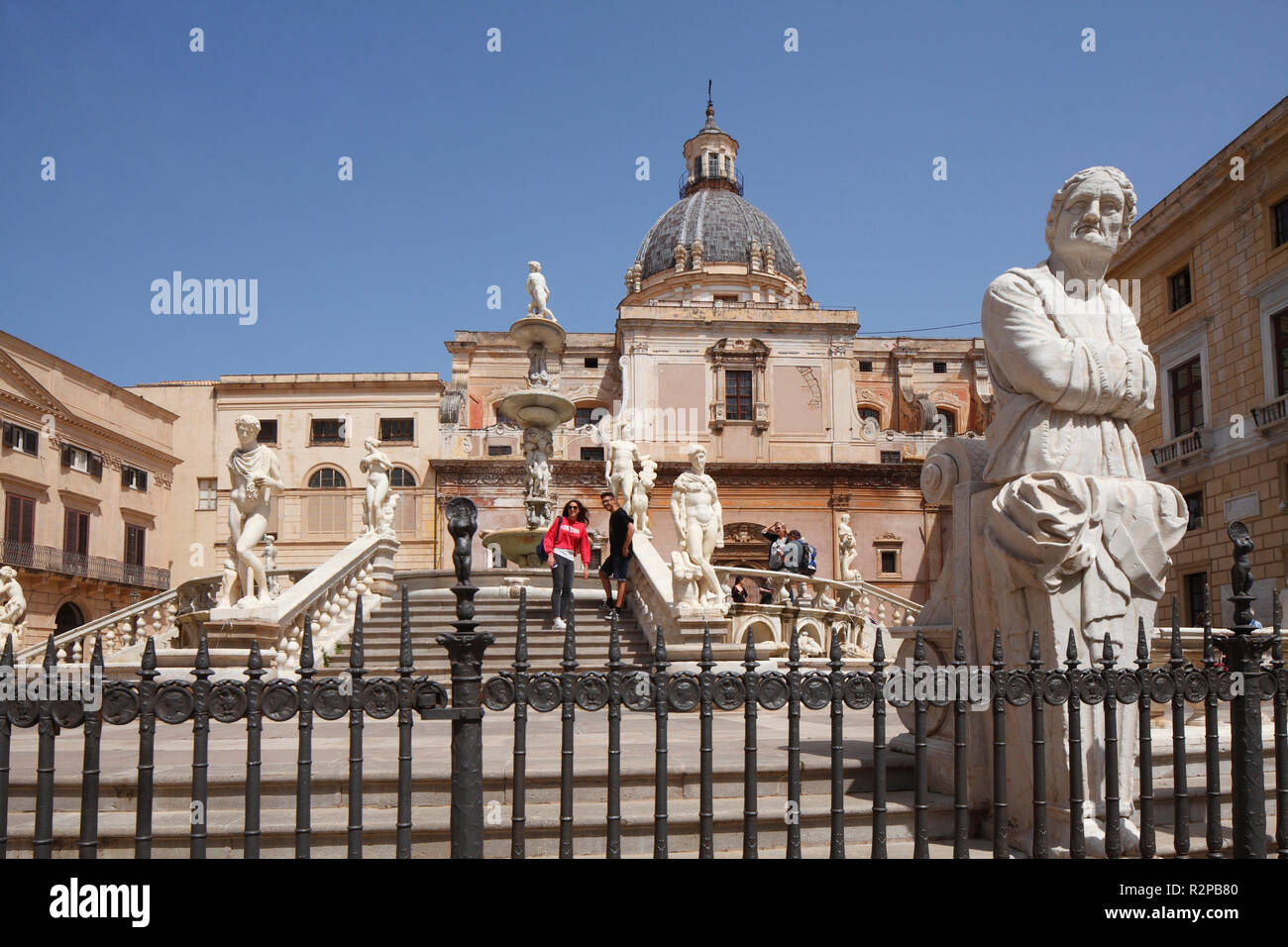 Piazza della vergogna hi-res stock photography and images - Alamy