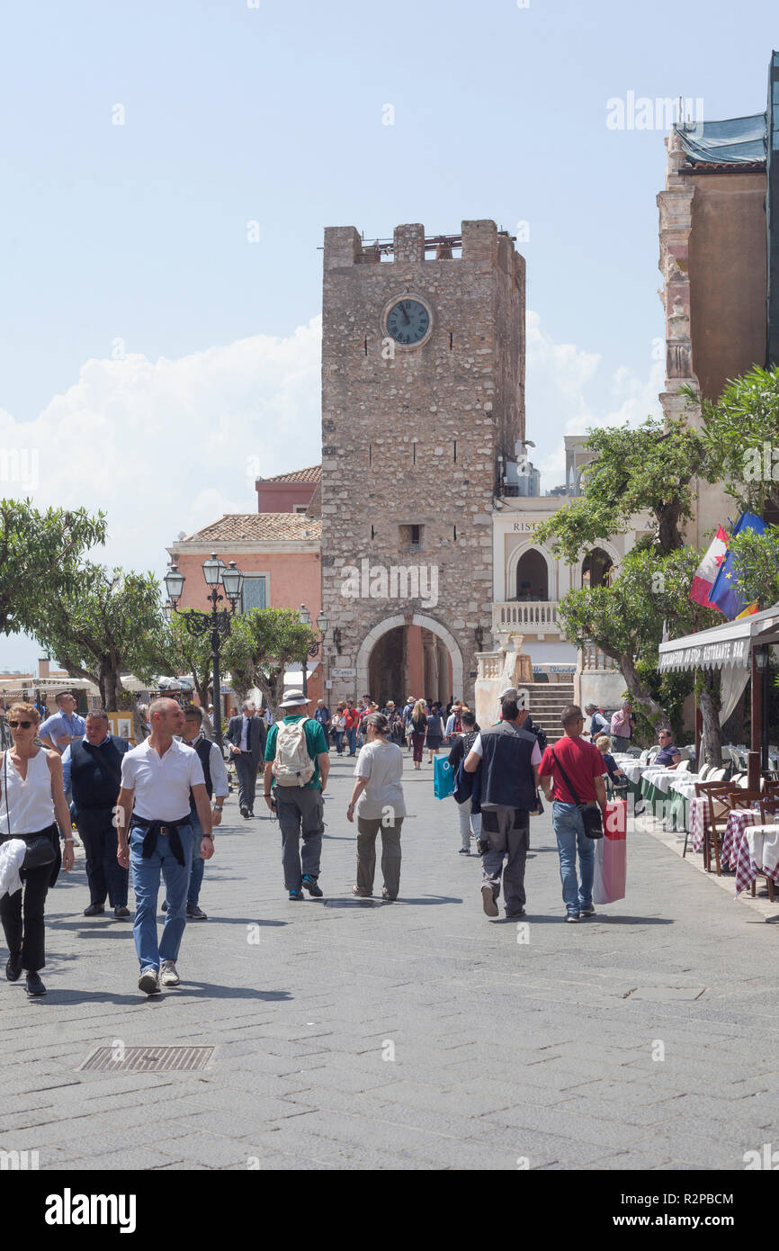Piazza IX Aprile, Corso Umberto (main street), Torre Dell'Orologio Gate ...