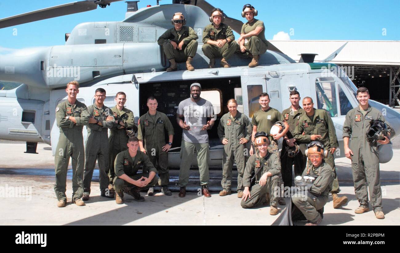 Actor Stephen Hill poses with Marines from Marine Light Attack ...