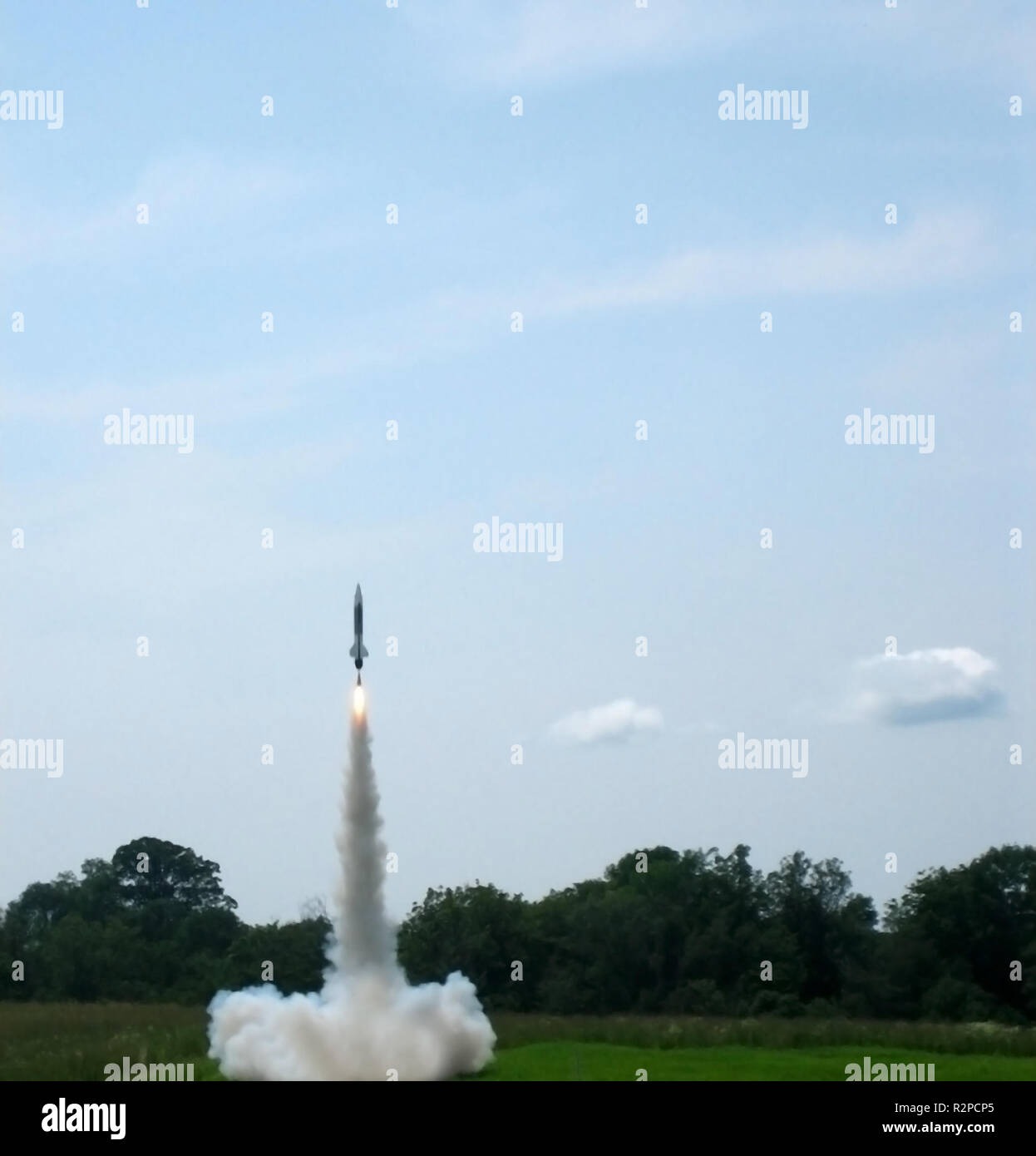 Rocket trail smokes hi-res stock photography and images - Alamy