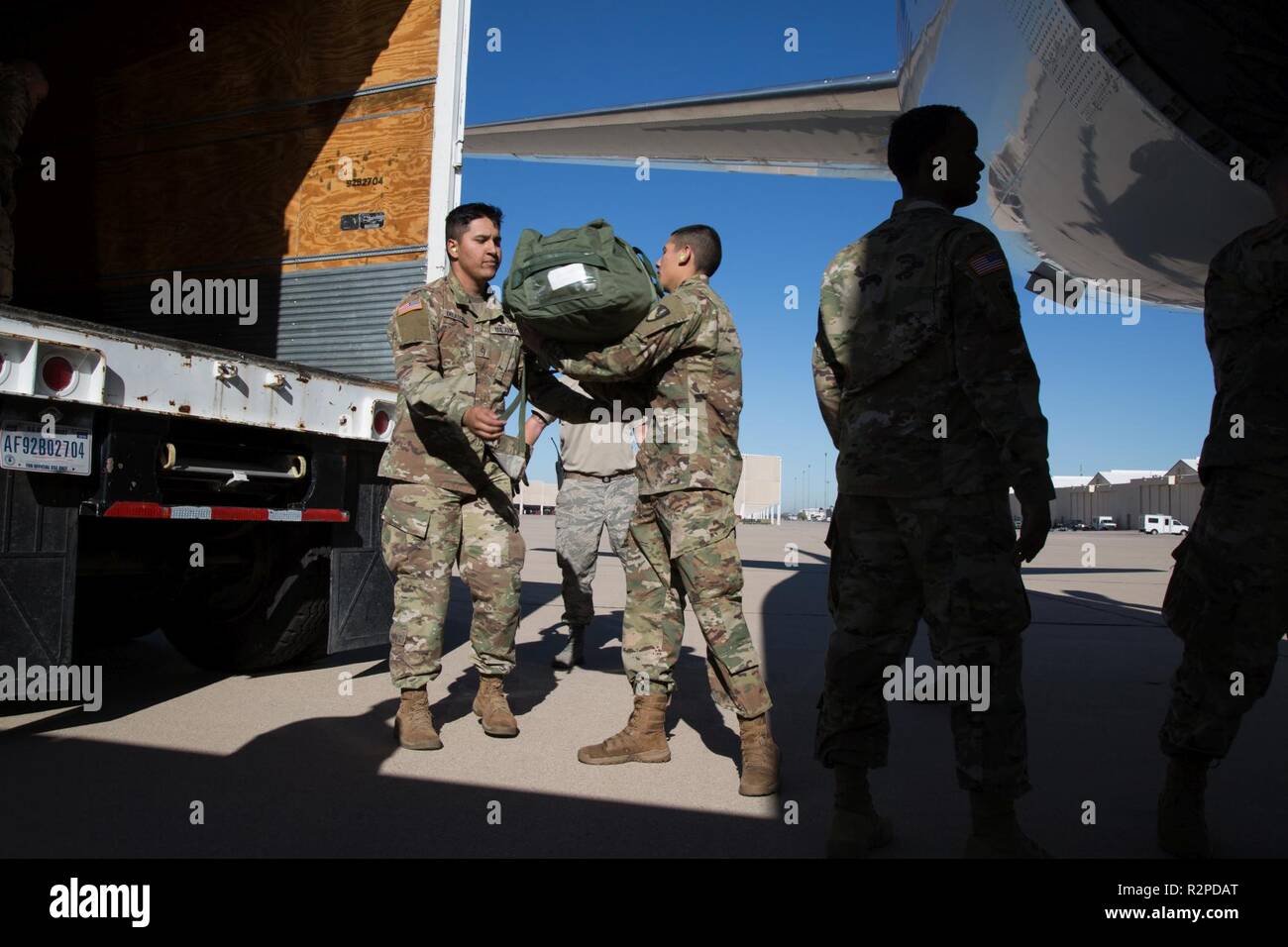 U s customs and border clearance agents hi-res stock photography and ...