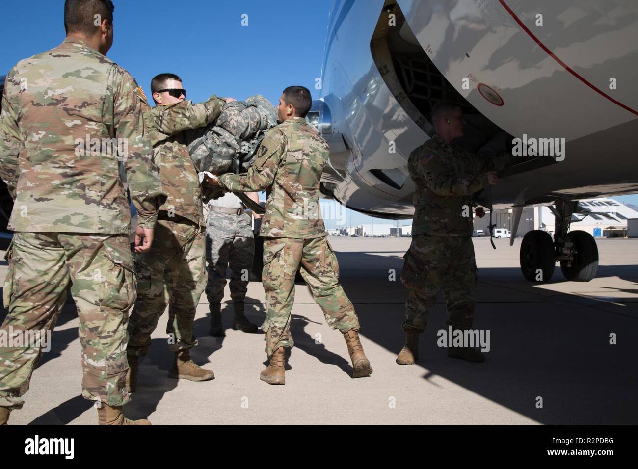 U s customs and border clearance agents hi-res stock photography and ...