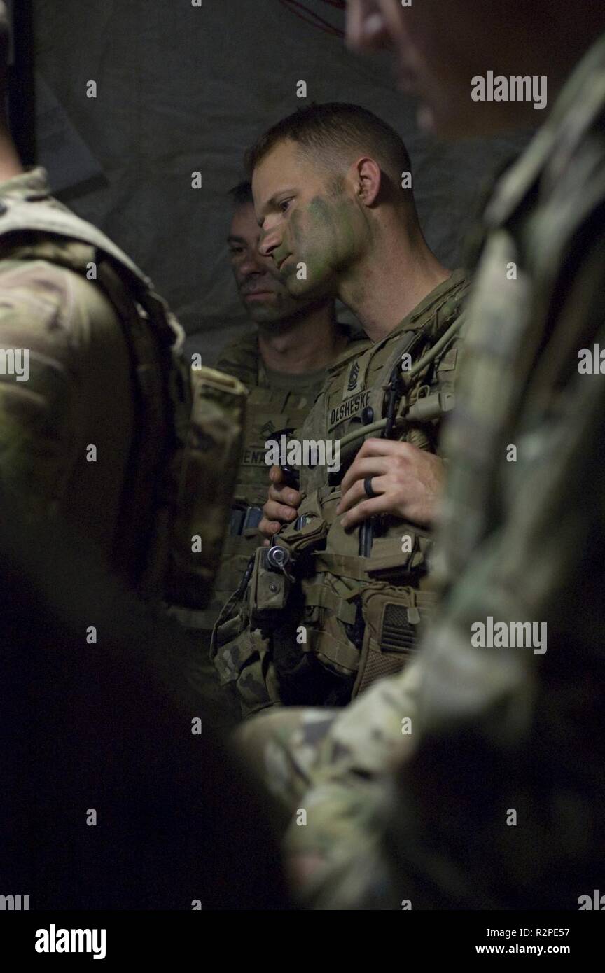 The Adjunct General, Maj. Gen. Courtney P. Carr, met with troops from 1 ...