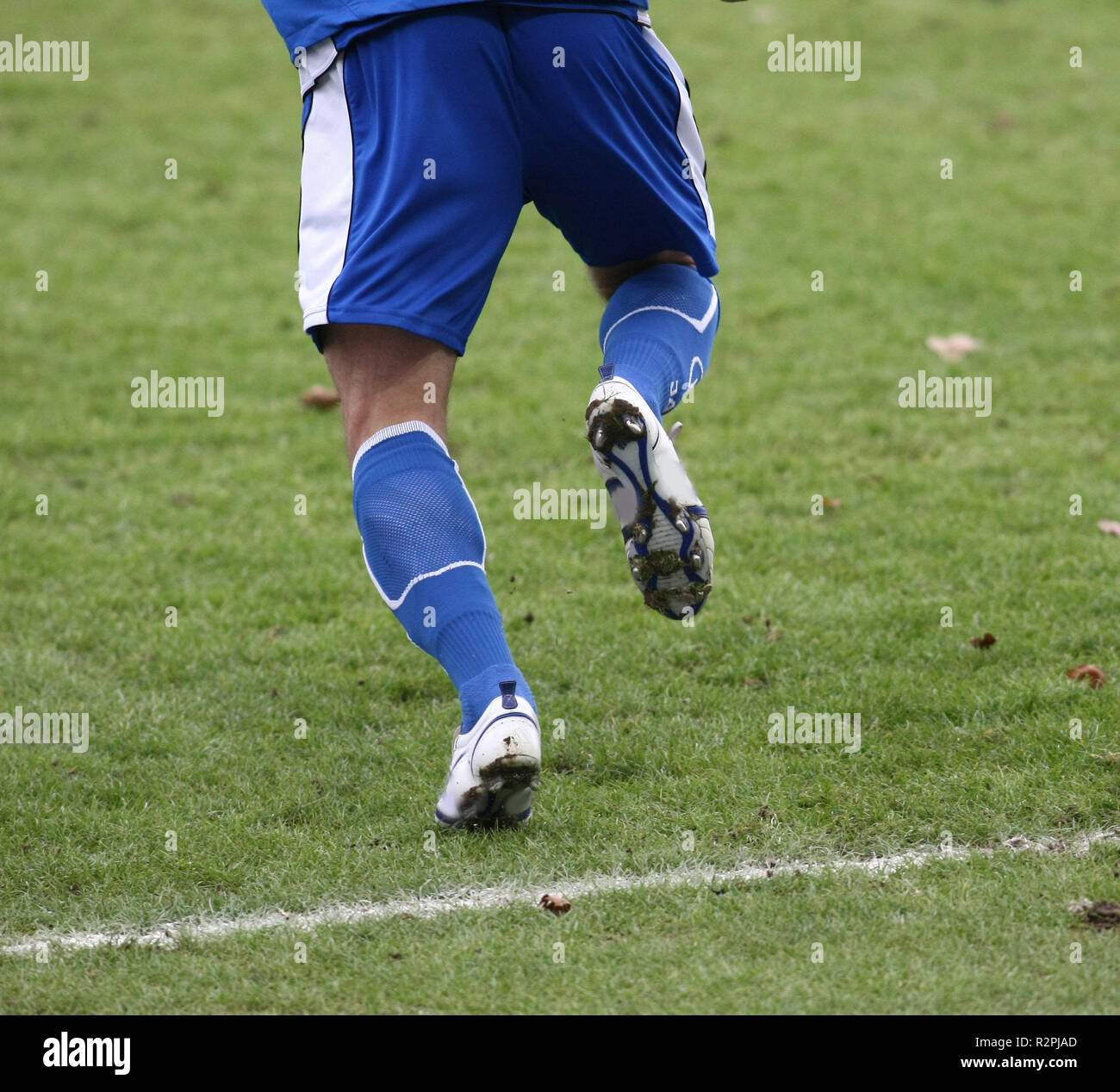 Footballer calves hi-res stock photography and images - Alamy