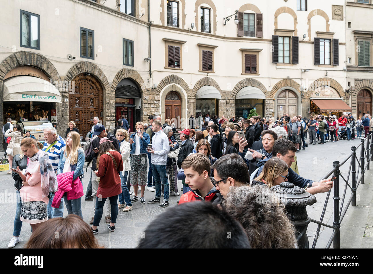 Florence, cathedral, queue Stock Photo - Alamy