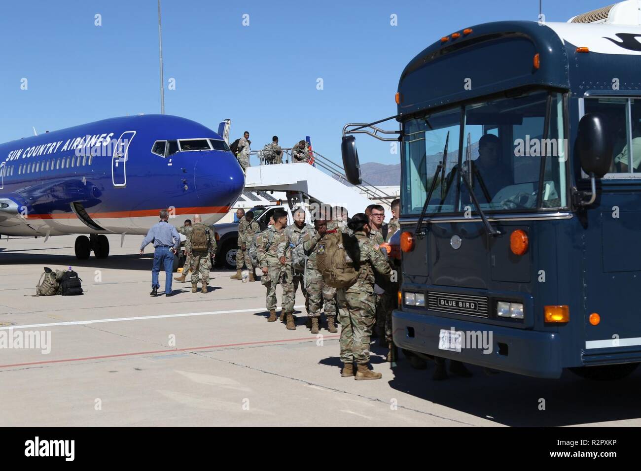 Soldiers from the 503rd MP (Military Police) Battalion (Airborne), 16th ...