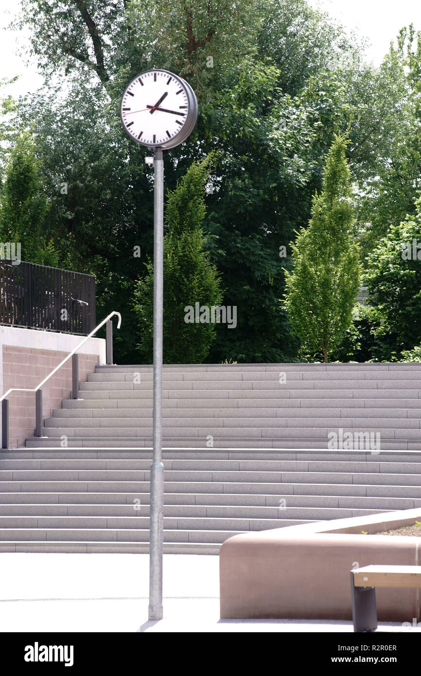 Concrete outdoor stairs hi-res stock photography and images - Alamy