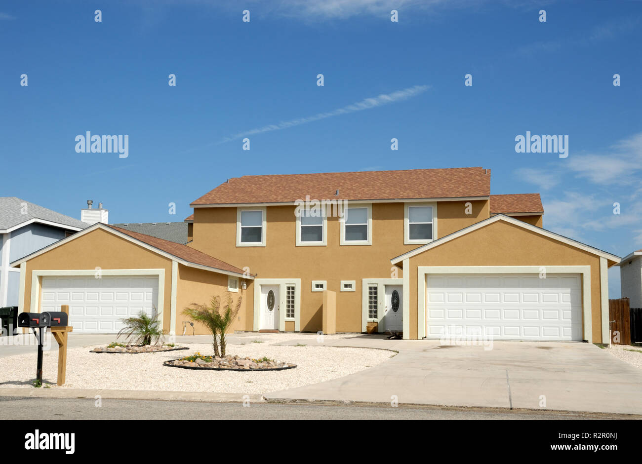 Semi detached buildings hi-res stock photography and images - Alamy