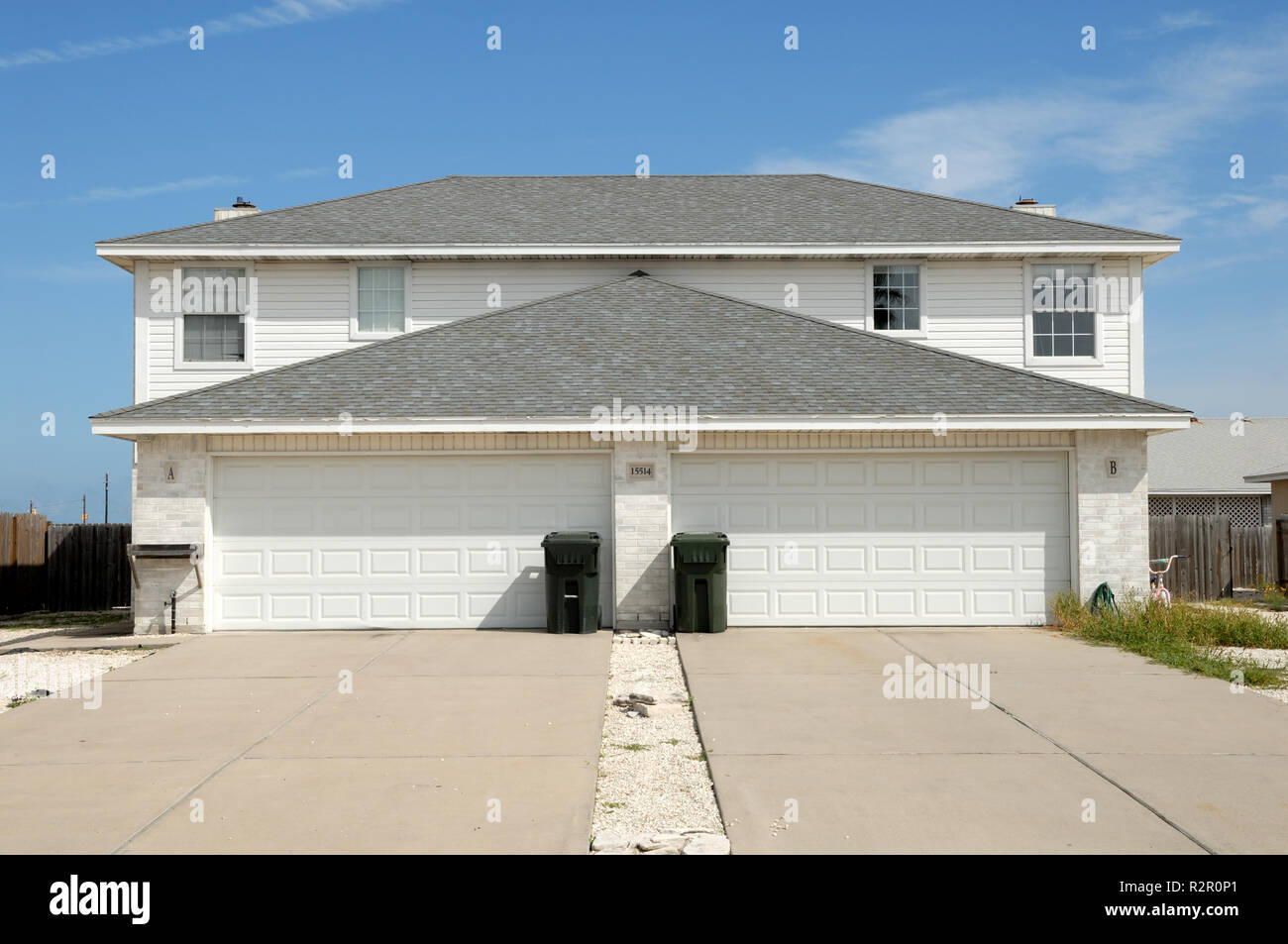semi-detached house in usa Stock Photo - Alamy