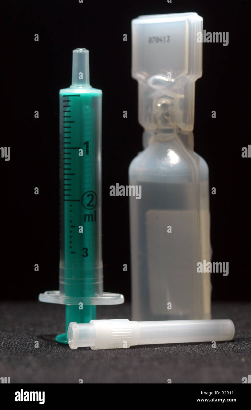 syringe and needle Stock Photo - Alamy