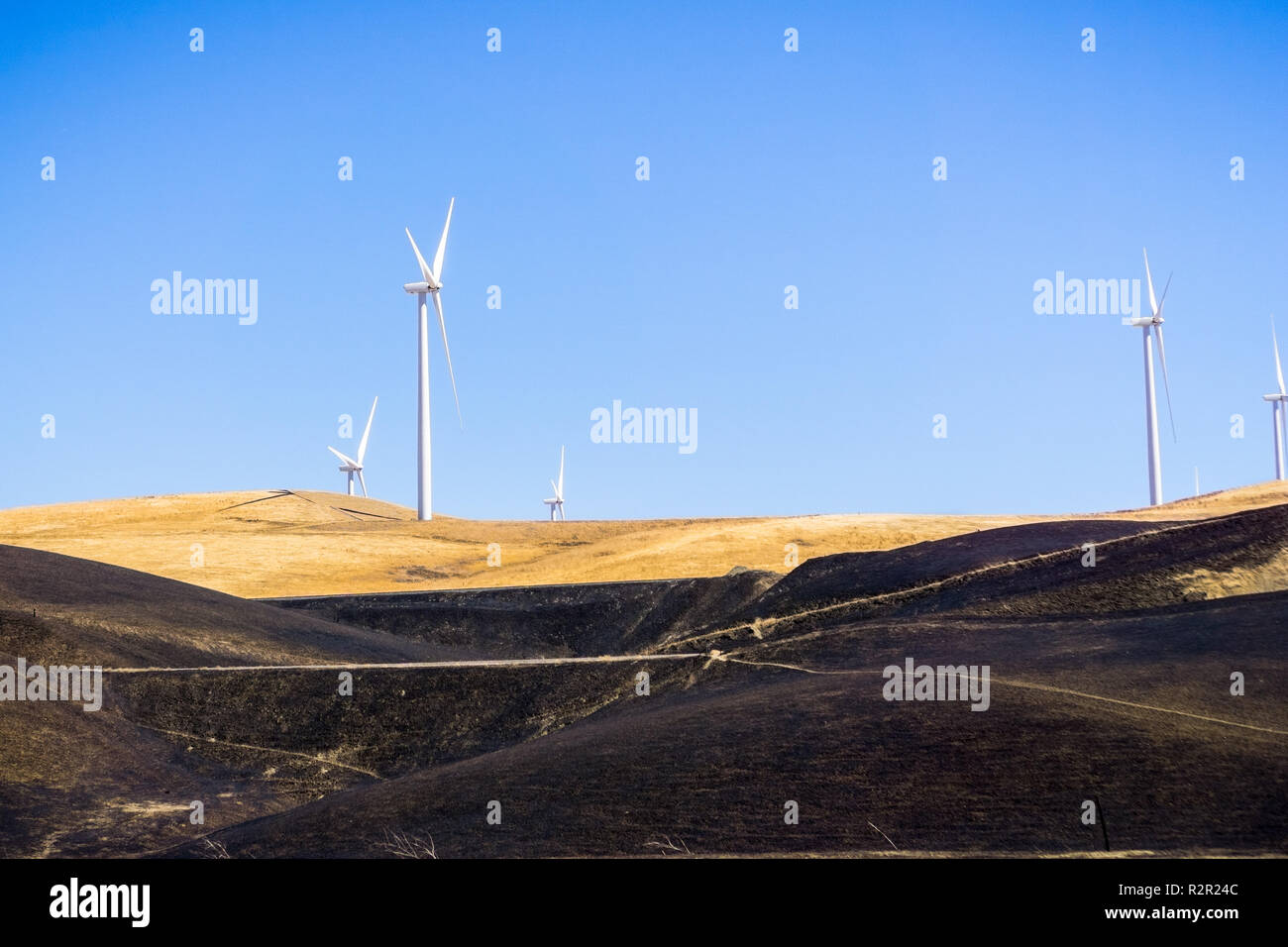 Altamont pass windmills california hi-res stock photography and images ...